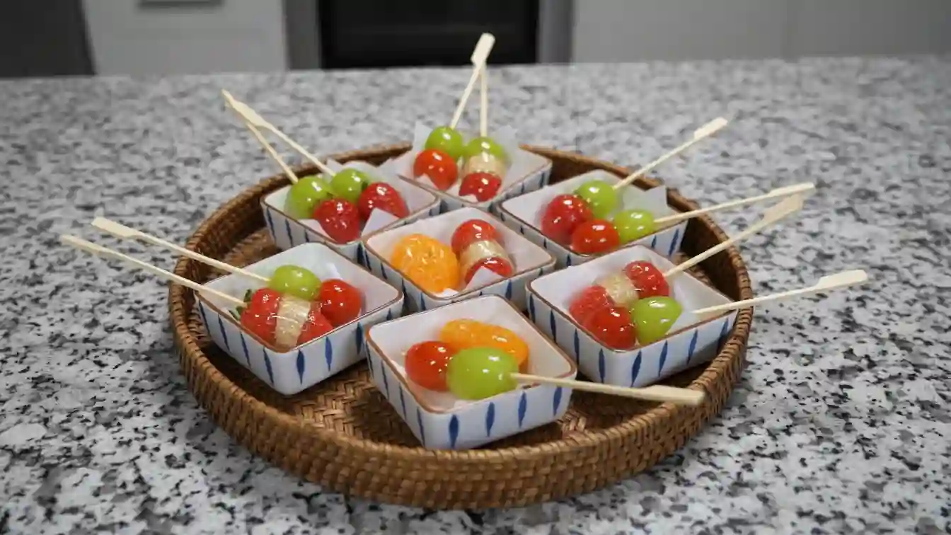 Tanghulu Recipe (Chinese Candied Fruit) - My Grandma's Pie